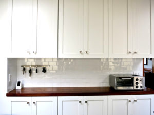 How to Choose Between Full Overlay and Partial Overlay Cabinets